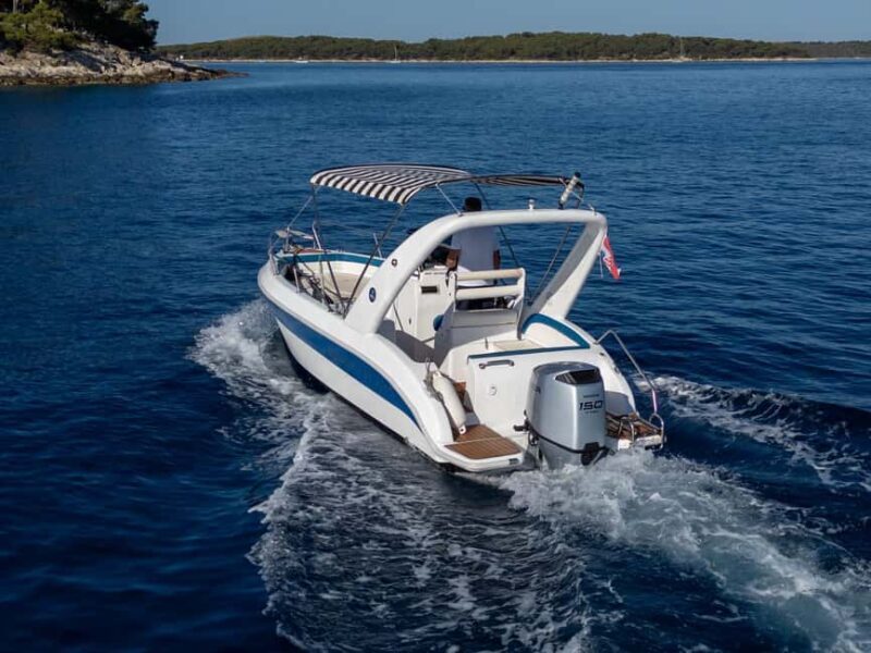 Hvar: Private Speedboat Tour Blue Green Caves, Vis & Pakleni - The Charm of Komiafuel and Other Stops