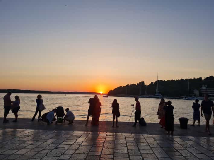 Hvar: Sunset tour with a SpeedBoat - The Comforts and Practicalities