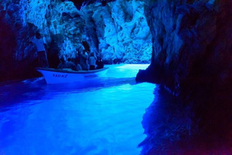 Hvar:Blue & Grenn Cave and Vis Island Private Speedboat Tour - FAQ