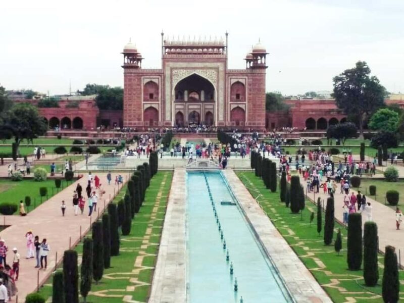 Hyderabad Agra Same Day Private Trip with return flights - Lunch and a Cultural Stop