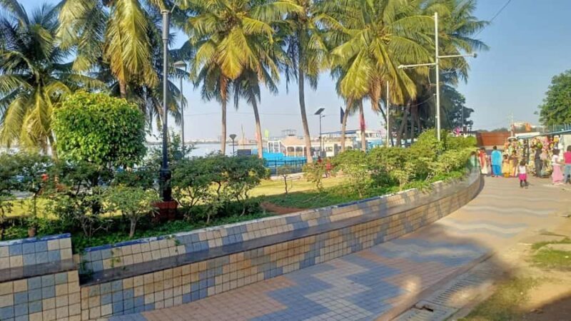 Hyderabad: Hussain Sagar Evening Tour with Ferry Ride - Key Points