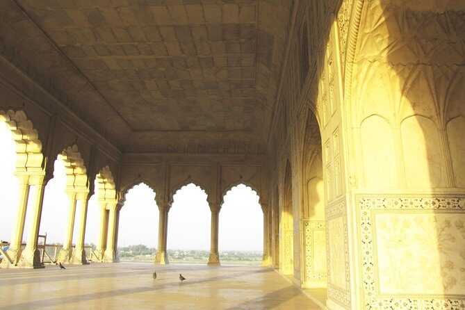 Hyderabad to Taj Mahal and Agra Fort Same Day Tour with Flights - Lunch Break: Tasting Local Flavors