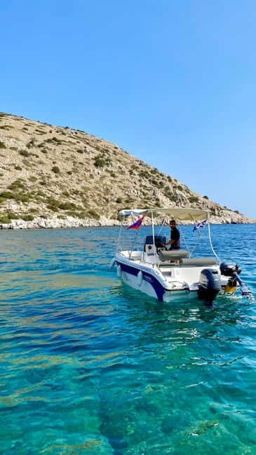 Hydra: No-License Boat Rental - Who Should Consider This?