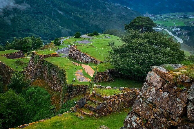 Hyogo: Takeda Castle Castle in the Sky Mountain Hiking Tour - Who Should Consider This Tour?