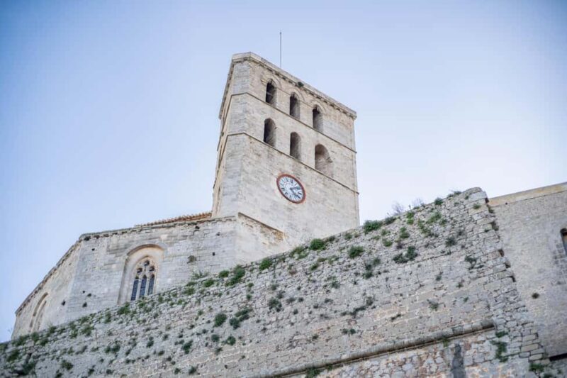 Ibiza: Dalt Vila Walking Tour with Sangría/Sangría Workshop - Practical Tips