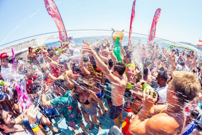 Ibiza: Ocean Club Boat Party with Premium Drinks, Food, & DJ - Entertainment and Atmosphere