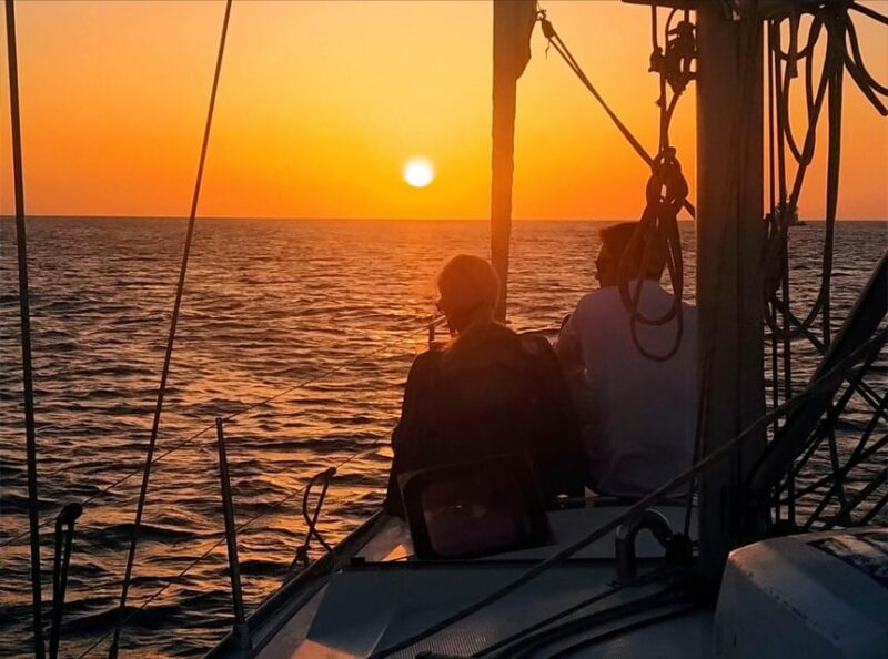 Ibiza: Sunset boat trip with appetizers, only up to 6 guests - FAQ