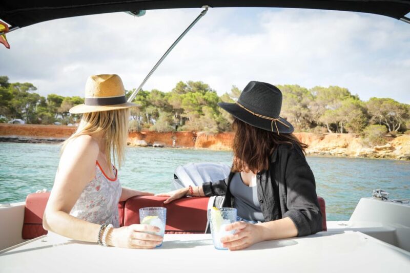 Ibiza: "sunset" tour from the sea in a private boat - Key Points