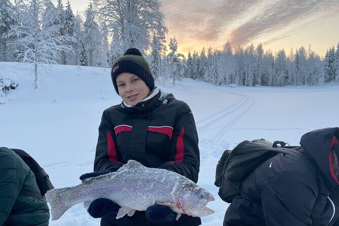 Ice fishing experience - Discovering the Ice Fishing Experience in Lapland