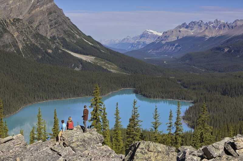 Icefield: Bow Lake, Columbia Icefield, Peyto Lake Day Tour - FAQ