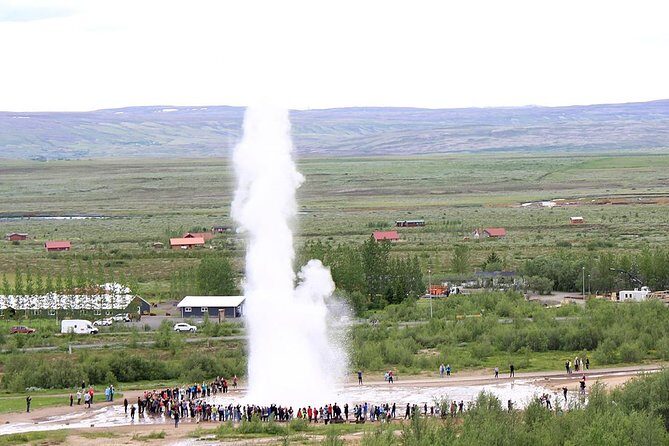 Iceland Complete: Around Iceland in 10 Days - An In-Depth Look at the 10-Day Itinerary