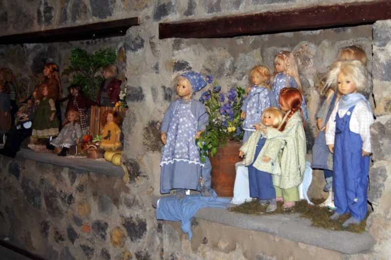 Icod de los Vinos: ARTlandya Doll World Entry Ticket & Tour - Practical Details: Timing, Group Size, and Accessibility