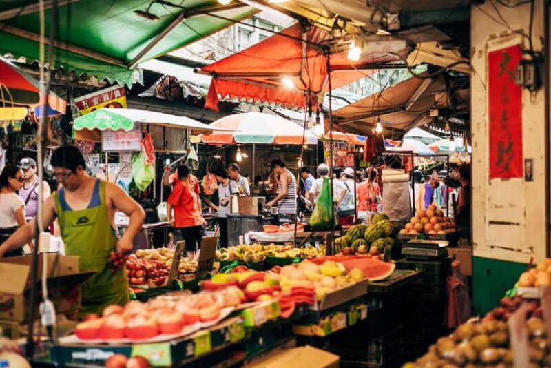 Iconic Food Tour: Local Street Food, Drinks & Sites - Authenticity and Value