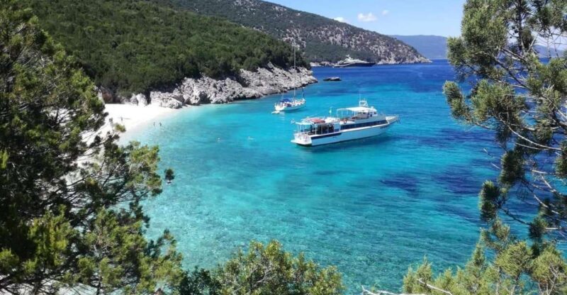 Ihaca boat cruise with swimming and attractions - The Itinerary in Detail