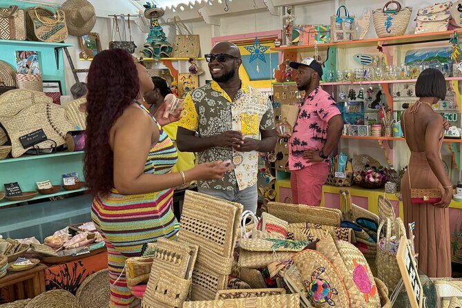 Immerse into Nassau's Vibrant Art Scene with our Art Gallery Tour - A Deep Dive into Nassau’s Art Scene