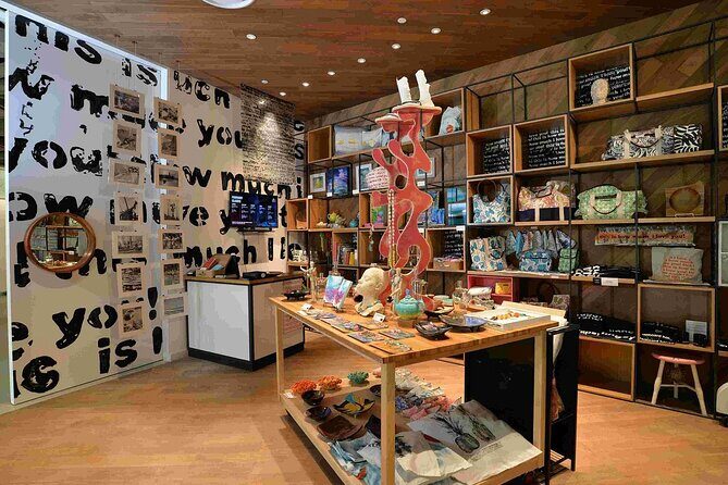 Immerse into Nassau's Vibrant Art Scene with our Art Gallery Tour - Who Should Consider This Tour?