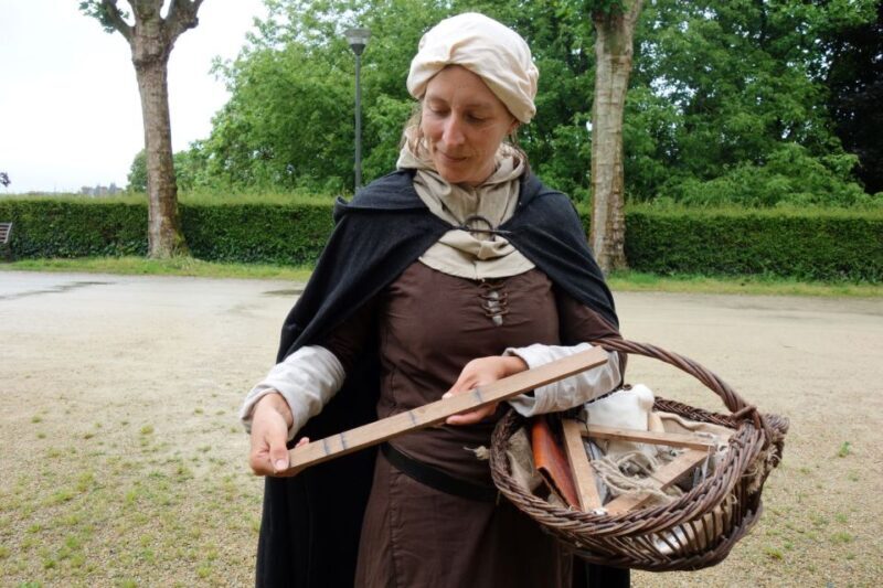 Enjoy the 15th century in Dinan - Practical Details: Price, Duration, Accessibility