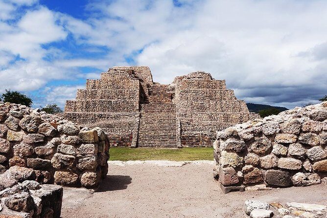 Immersive Cañada de La Virgen Pyramid Tour - The Landscape