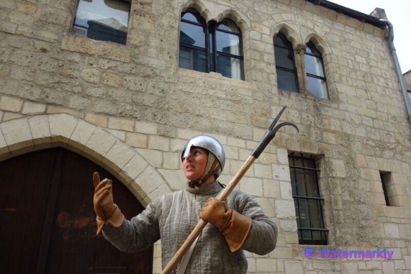 Immersive guided tour of Tours in the 13th century. - The Practical Side