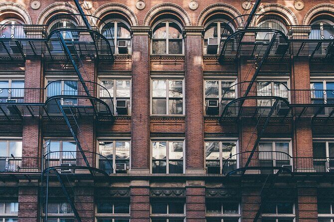 Immersive Murder Mystery in Manhattan - Scavenger Hunt Experience - Authentic Perspectives from Travelers