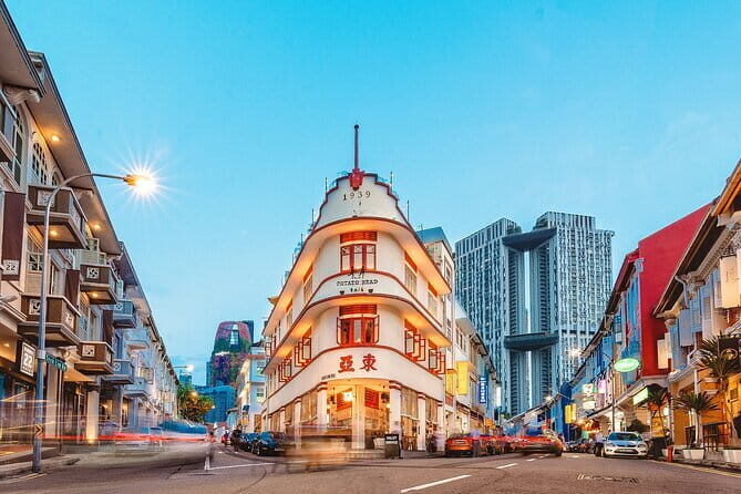 Immersive Singapore City Tour With Local Snacks - Key Points