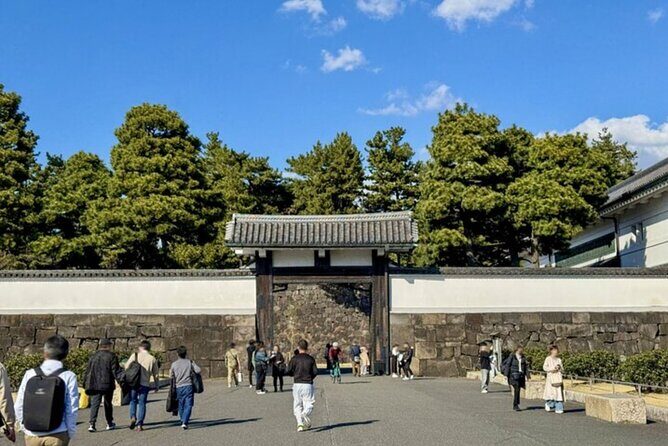 Imperial Palace to Tokyo Station Historical Walking Tour - A Deep Dive into the Experience