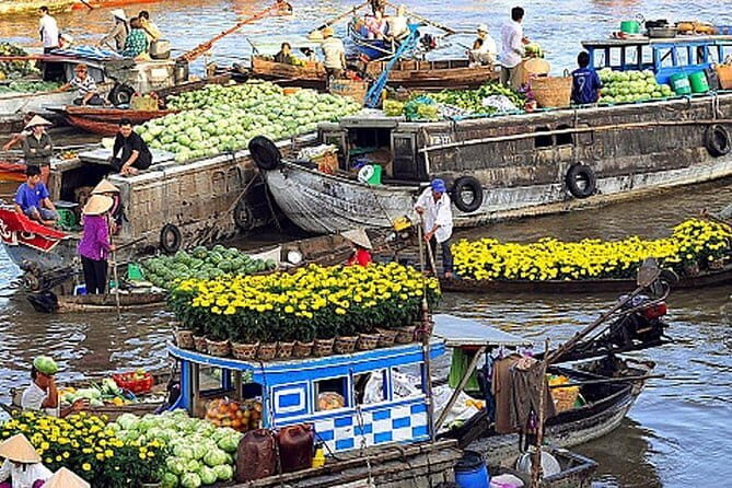Impressive Vietnam 12 days 11 nights package - Starting Off in Ho Chi Minh City: The Bustling Heart of the South