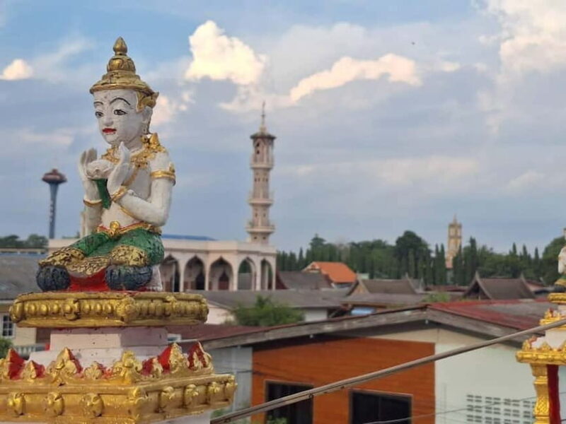 In Ayutthaya: Tour Guide Service with Authentic Local tour - Key Points