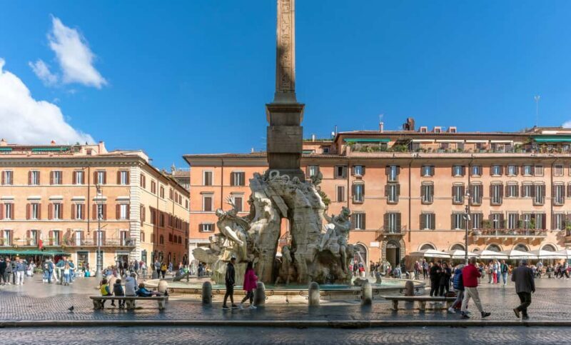 In the footsteps of Bernini: the secret language of his fountains - Key Points
