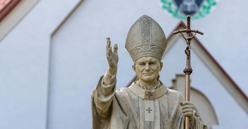 IN THE FOOTSTEPS OF JOHN PAUL II. FULL TOUR WITH AUDIO GUIDE - Who Will Benefit Most?
