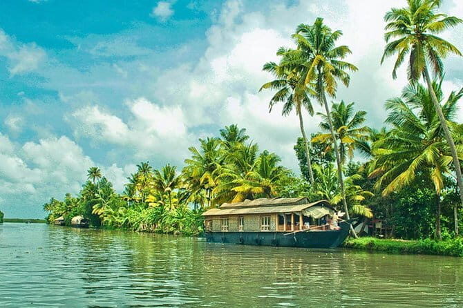 India's Tropical Malabar Coast Kerala Tour - Key Points