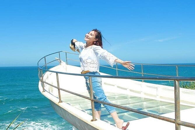 Indonesia : Teras Kaca Pantai Nguluran in Yogyakarta - A Closer Look at the Tour Experience