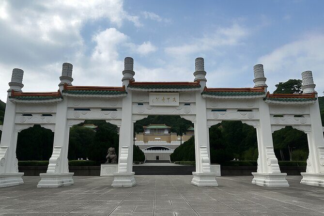 Indoor Shrimp Fishing Experience and National Palace Museum - A Closer Look at the Itinerary