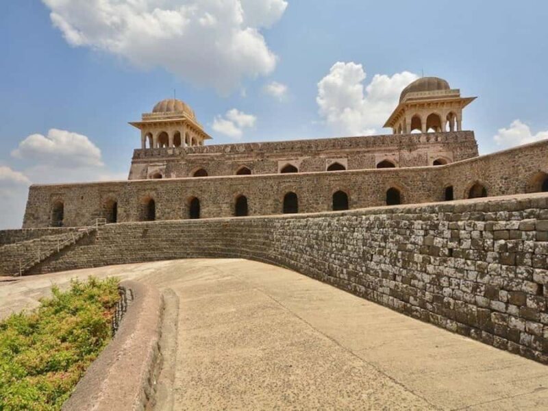 Indore Full-Day Tour: Heritage Sights & Temples - Practical Details and Travel Tips