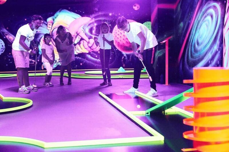Innsbruck: 3D Mini Golf with Dazzling Light Effects - Value and Pricing Analysis