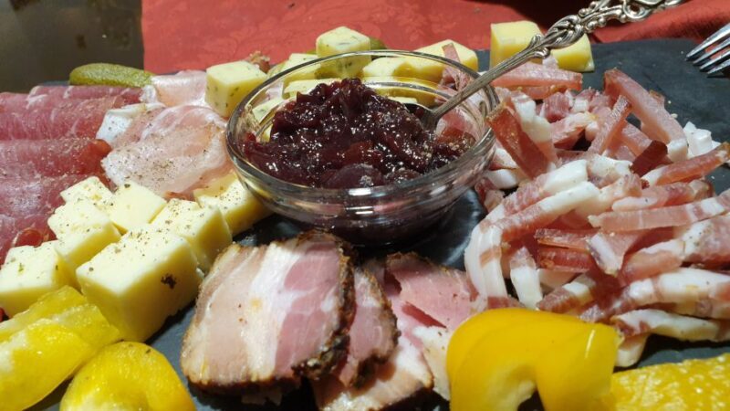 Innsbruck: Food Walking Tour with a Licensed Guide - Exploring Innsbruck’s Culinary and Cultural Vibe