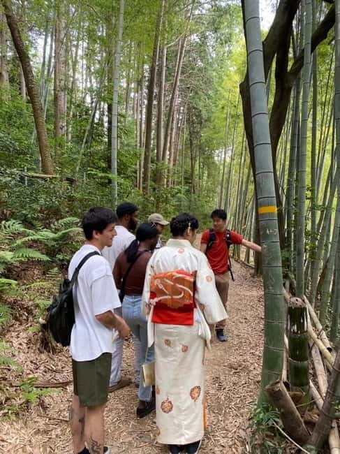 Inside of Fushimi Inari - exploring and lunch with locals - Key Points