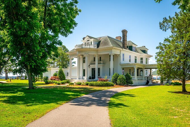 Insider Tour of Historic River Forest Manor - An In-Depth Look at the River Forest Manor Tour