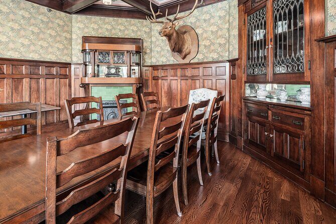 Insider Tour of Historic River Forest Manor - The Experience in Practice