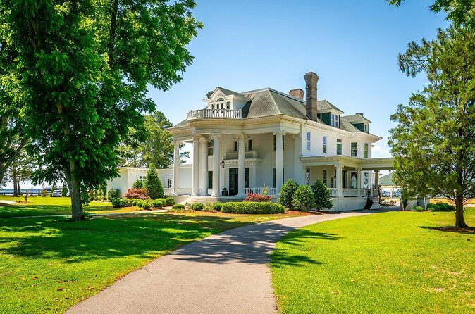 Insider Tour of Historic River Forest Manor - FAQs About the River Forest Manor Tour