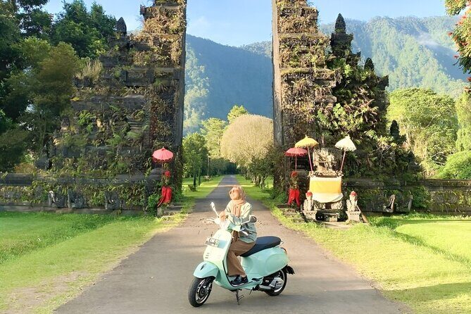 Instagram Tour : Banyumala Waterfall - Handara Heaven Gate - Ulundanu Temple - The Value for Money