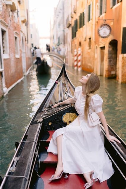 Instagram tour of Venice with a private photographer. - Key Points