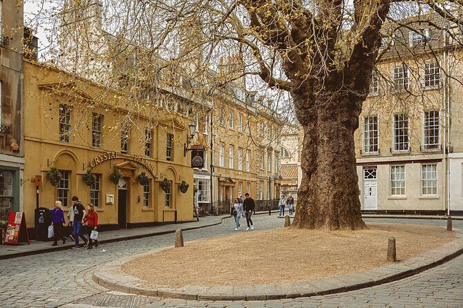 Interactive Treasure Hunt Experience of Bath's Secrets - What makes this tour special?