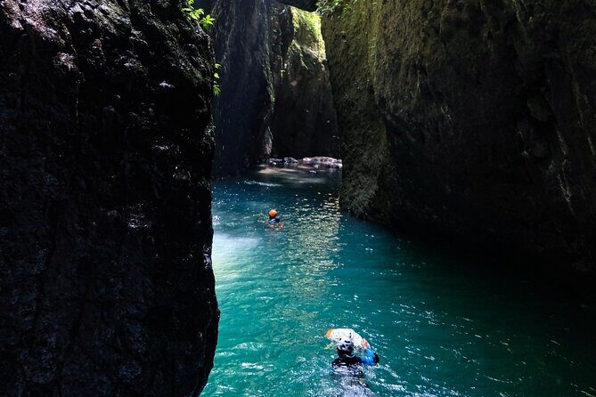 Intermediate canyoning trip in Bali "Aling Canyon" - The Descent: Jumps, Rappels, and Natural Slides