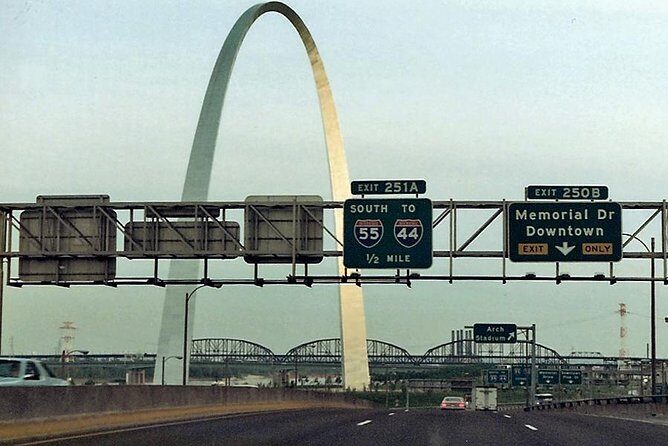 Interstate 55: A Self-Guided Driving Tour - A Practical Look at the Interstate 55 Self-Guided Driving Tour