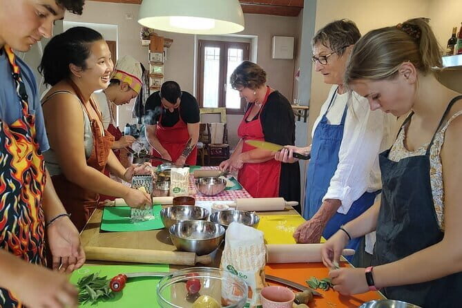 Intimate and authentic Pasta Lesson & Chianti wine. Free parking - Why Travelers Love This Experience