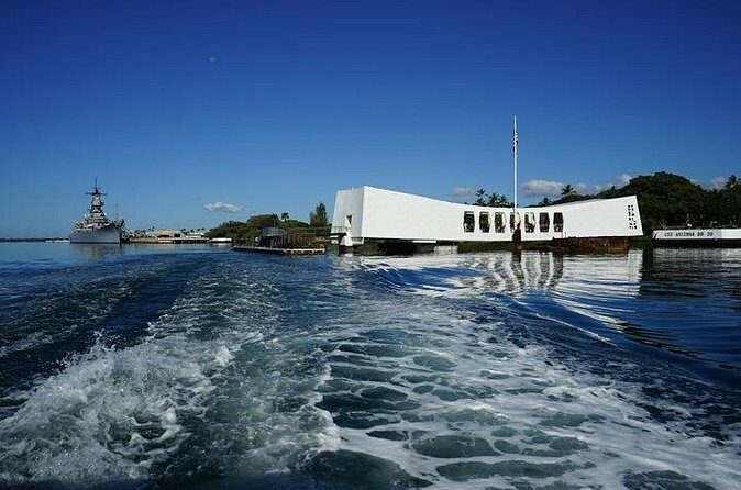 Intimate WWII: Honor our Heroes and Historic Honolulu Tour With Lunch - Analyzing Value and Cost