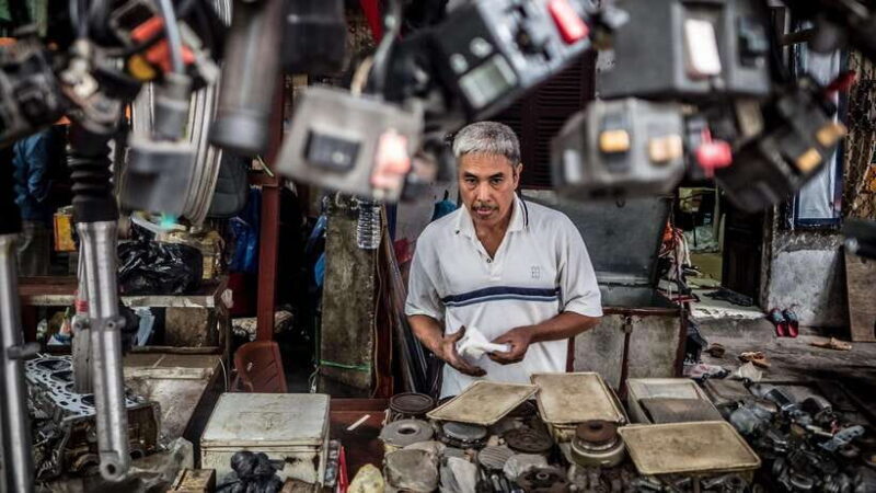 Into The Thieves Market Hanoi Photography Tour - Key Points