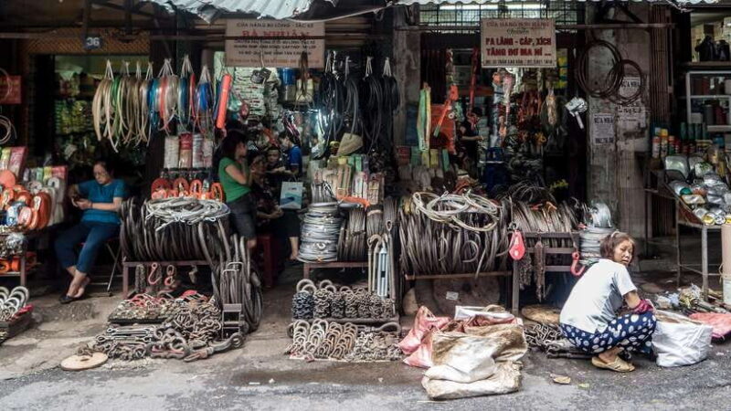 Into The Thieves Market Hanoi Photography Tour - Practical Aspects and Value