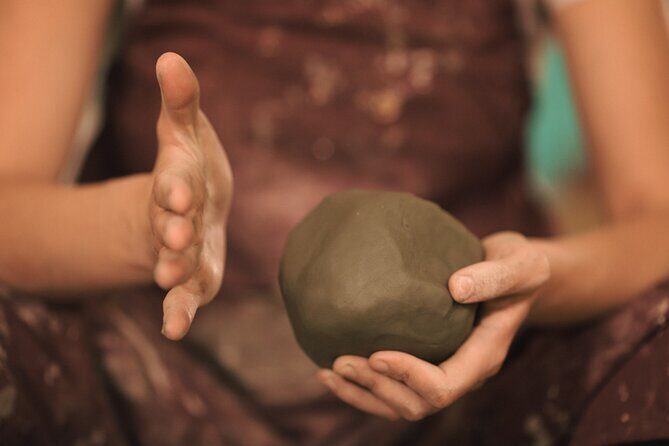 Intro to Wild Clay/Earthenware Pottery Workshop - Introduction: Artistic Adventure in Julian